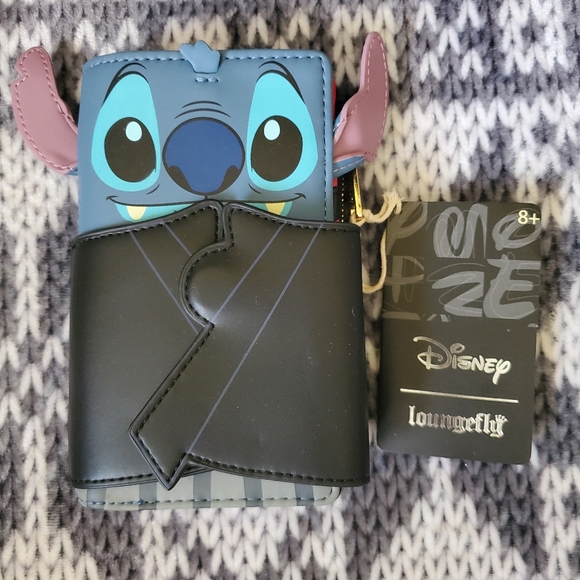 Loungefly | Bags | Disney Loungefly Halloween Vampire Stitch Loungefly ...